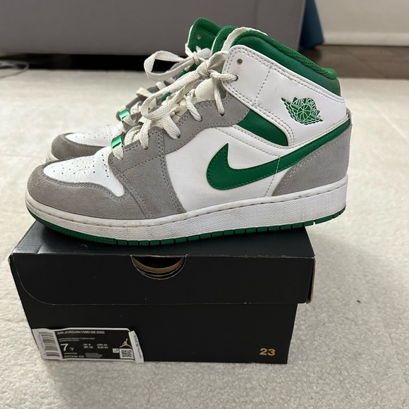 Nike | Shoes | Nike Jordan Mid Grade School Size 7 White Pine Green And ...